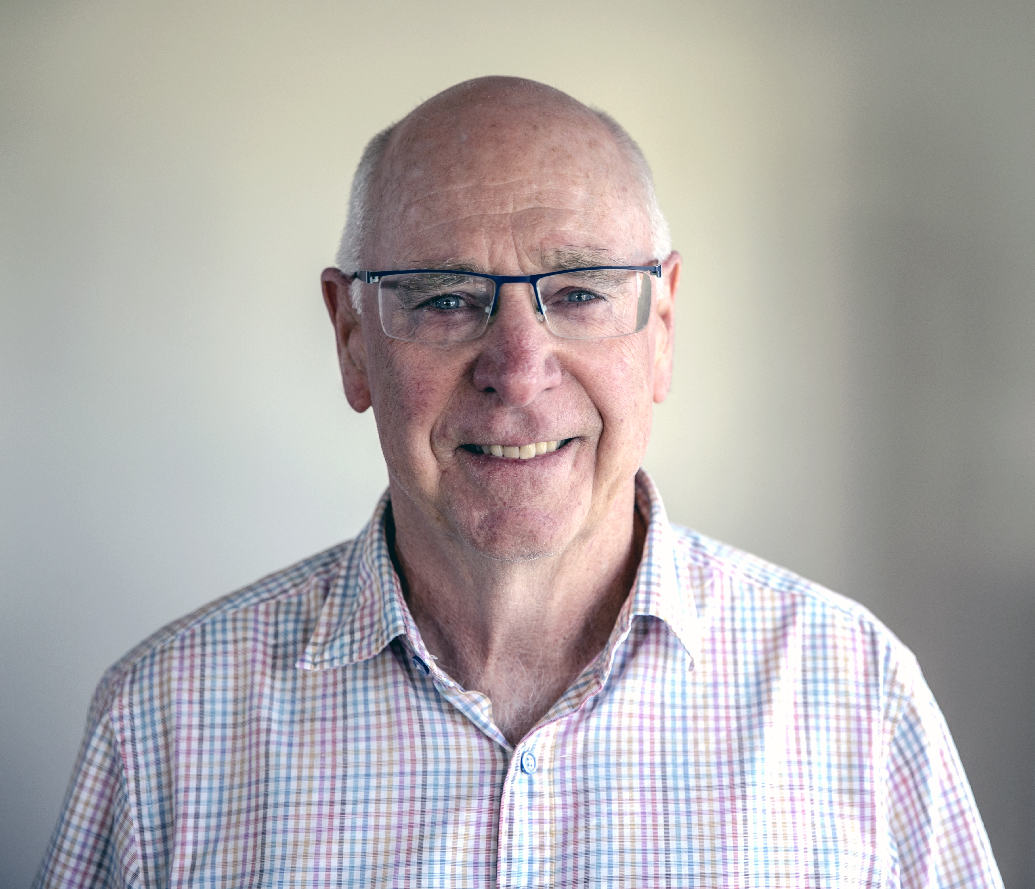 Sir Stephen Tindall signs on as Simplicity patron and 57th volunteer ...